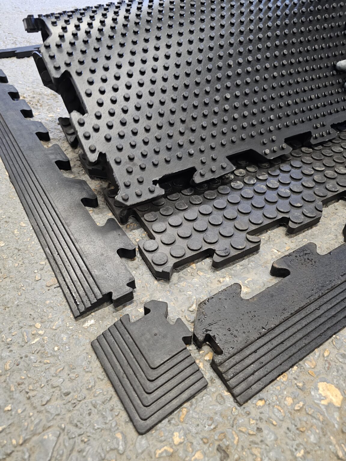 Coin Grip Flooring Rubber Mat | Coin Shape Mats Online | UK Rubber Mat