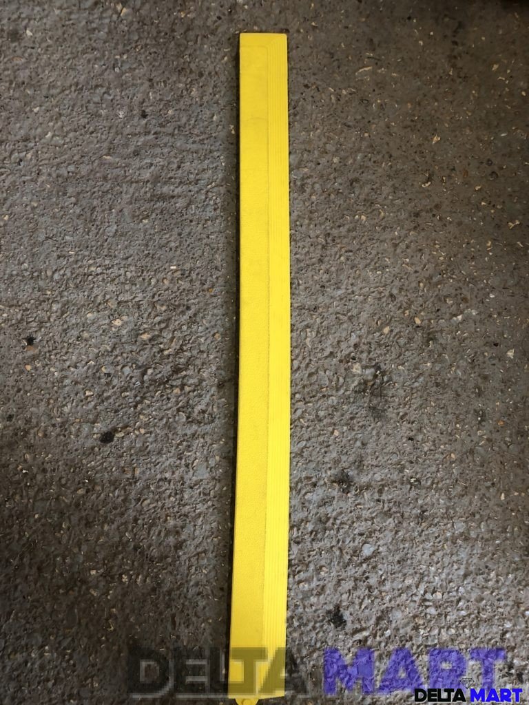 Edging Mat Female- Yellow Colour - Rubber Stable Mats UK - Gym Mats UK ...